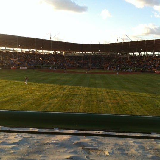 Estadio De Beisbol - Baseball Field