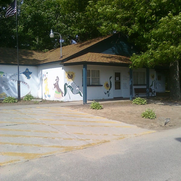 John Henes Park - Park