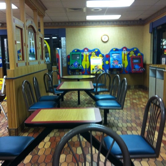 McDonald's - Fast Food Restaurant in Highland