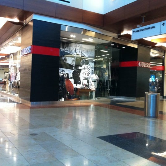 GUESS - Clothing Store