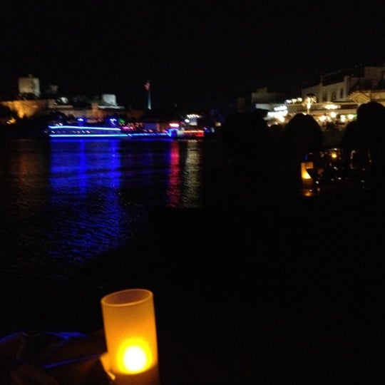 Moonlight Cafe Bar - 223 tips