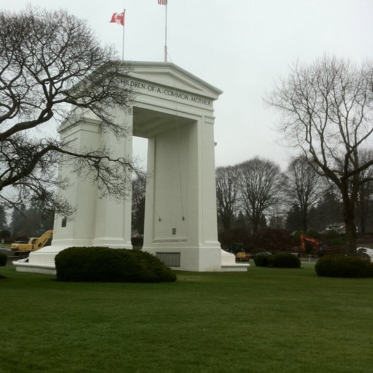 Photos at Peace Arch Border Crossing - Border Crossing