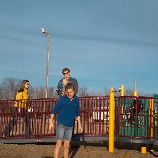 Photos at Elon Park Elementary School - 1 tip