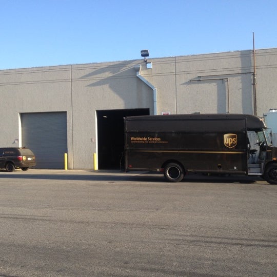 Photos at UPS Customer Center - Post Office in Los Angeles