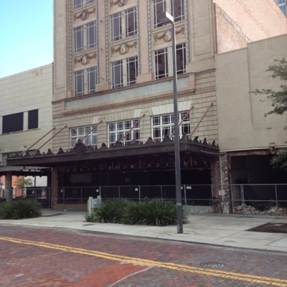Kress Building - Arts and Entertainment in Village of Tampa