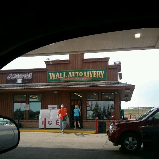 Wall Auto Livery Convenience Store / Conoco - Gas Station in Wall