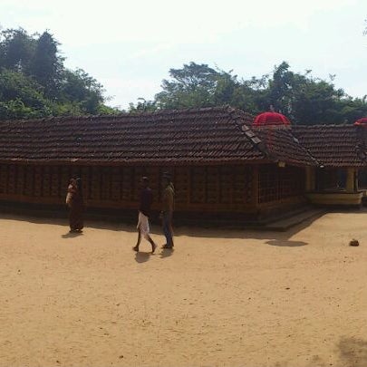 Kulathupuzha Dharmasastha Temple - Temple