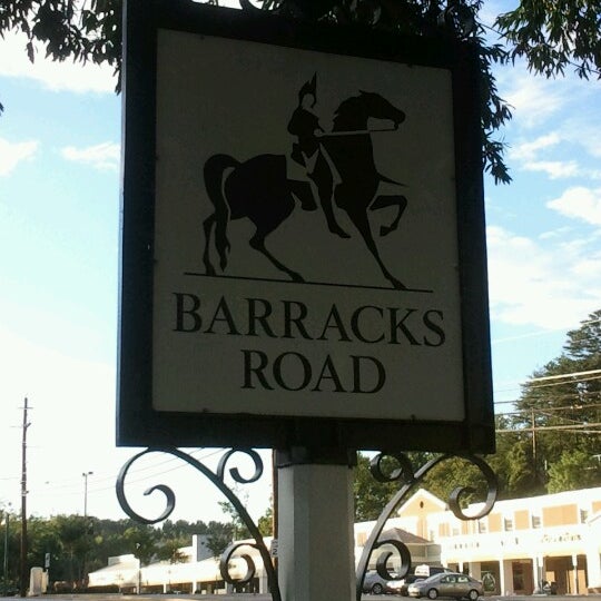 Barracks Road Shopping Center - Shopping Mall in Charlottesville