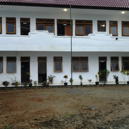 kampus STT Bethel Ambon Riang-Tawiri - College Classroom