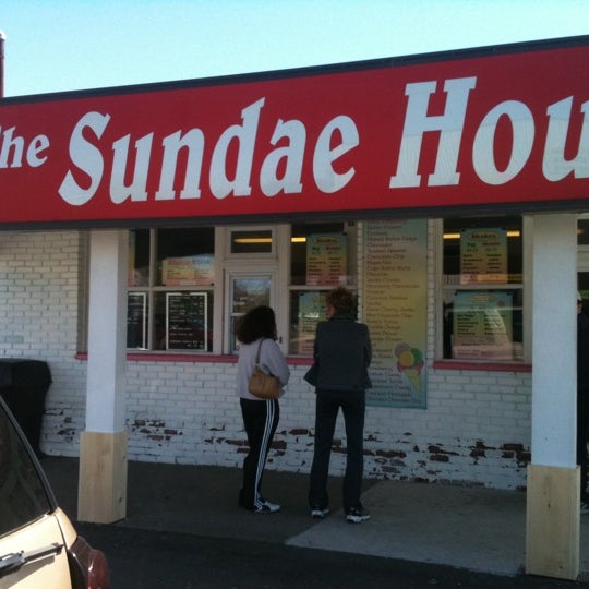 Photos at Sundae House - Woodmont - 8 tips from 260 visitors