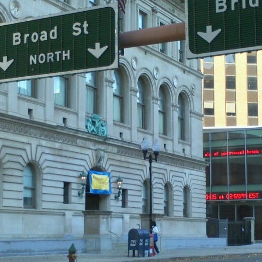 Newark Public Library - Library in Newark Central Business District