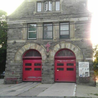 Philadelphia Fire Department : Engine 37 - Chestnut Hill - Philadelphia, PA