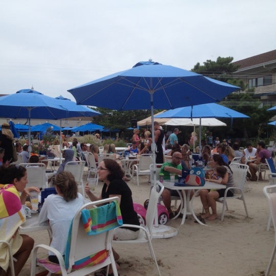 Golden Inn Beach Club Bar & Grille - 8 tips from 651 visitors