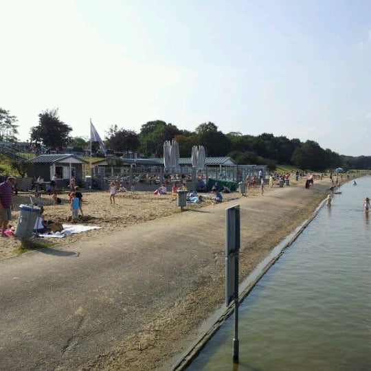 Strandpaviljoen De Zeemeeuw - Café in Muiderberg