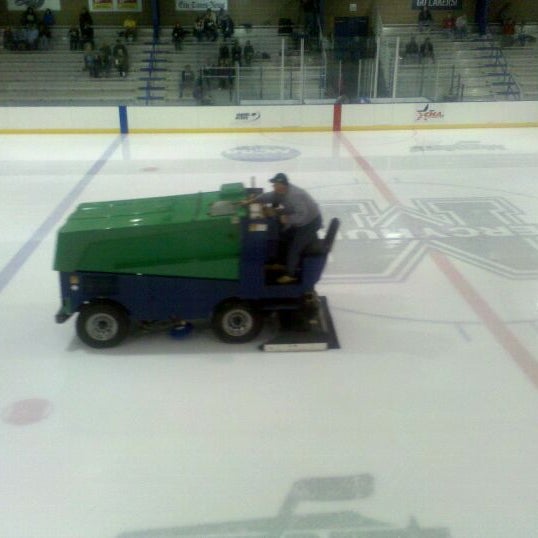 Mercyhurst University Ice Center - 2 tips from 307 visitors