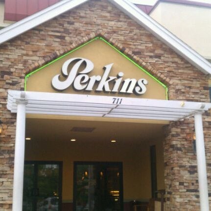Perkins Restaurant & Bakery - 711 Millwood Ave