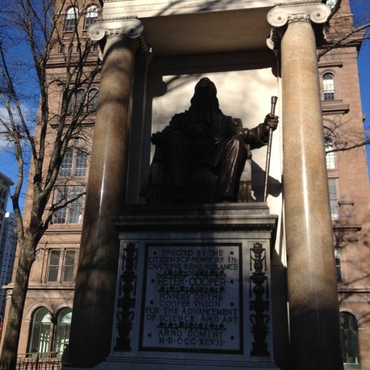 Cooper Triangle - Plaza in New York