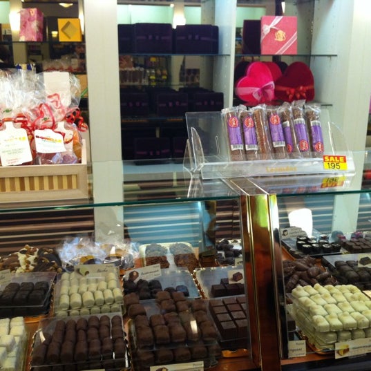 Leonidas Chocolates - 1 tip from 42 visitors