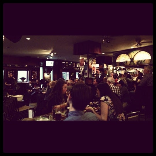 The Rex Hotel Jazz & Blues Bar - Toronto, ON