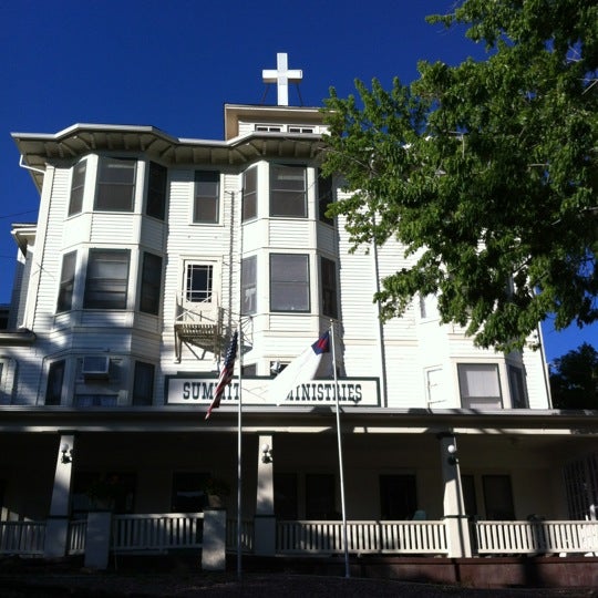 Summit Ministries - 935 Osage Ave