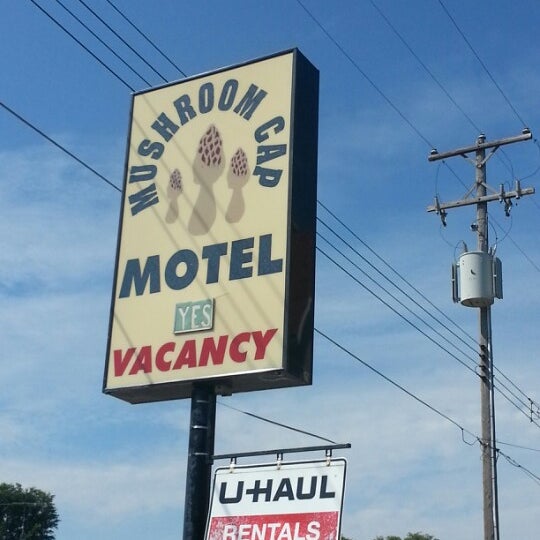 Mushroom Cap Motel - Mesick, MI