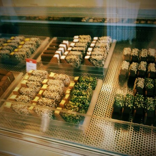 Cremeria Funivia (Now Closed) - Ice Cream Shop in Bologna