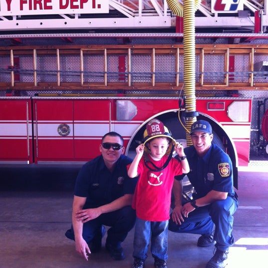 Photos at LAFD Fire Station 88 - Fire Station in Sherman Oaks