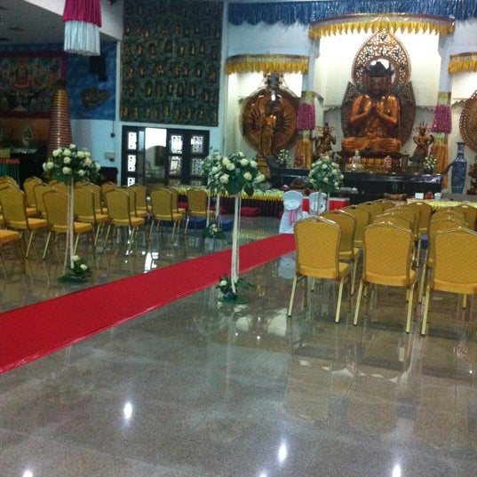 Photos at Bee Low See Buddhist Temple - Bukit Timah - 1 tip