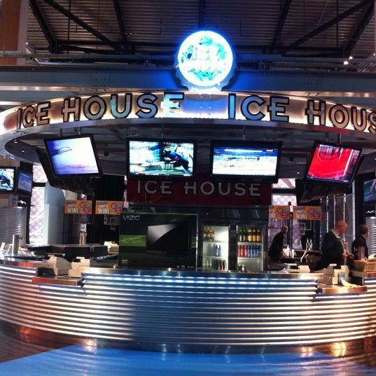 H-E-B Fanzone Ice House - Bar