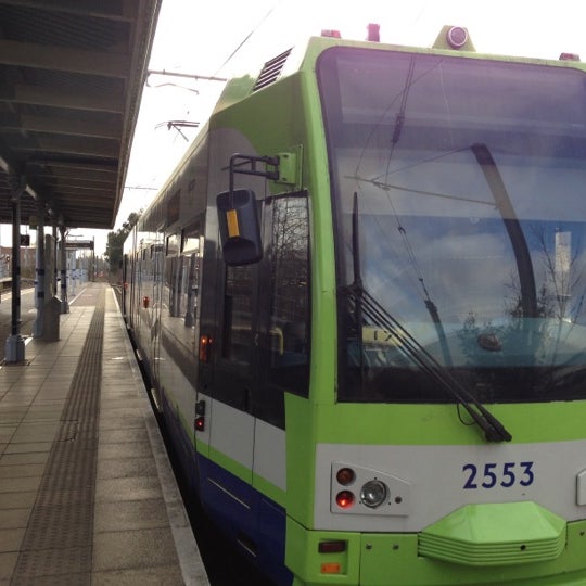 Elmers End London Tramlink Stop - Tram Station in Beckenham