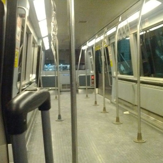 Airport Transit System (ATS) - Airport Tram in Chicago