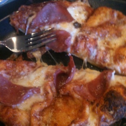 Round Table Pizza - 3 tips