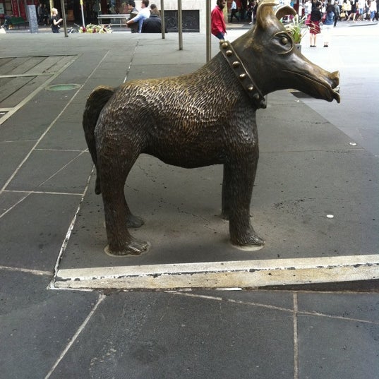 “Larry La Trobe” (1996) by Pamela Irving - Melbourne CBD - 6 visitors