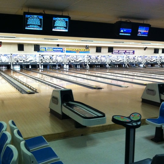 Pla Mor Lanes - 2505 Davie Ave