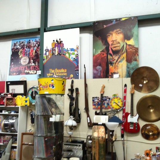 Unique Treasures - Thrift / Vintage Store