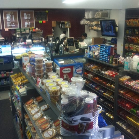 Gateway newstand - Convenience Store in Miracle Mile