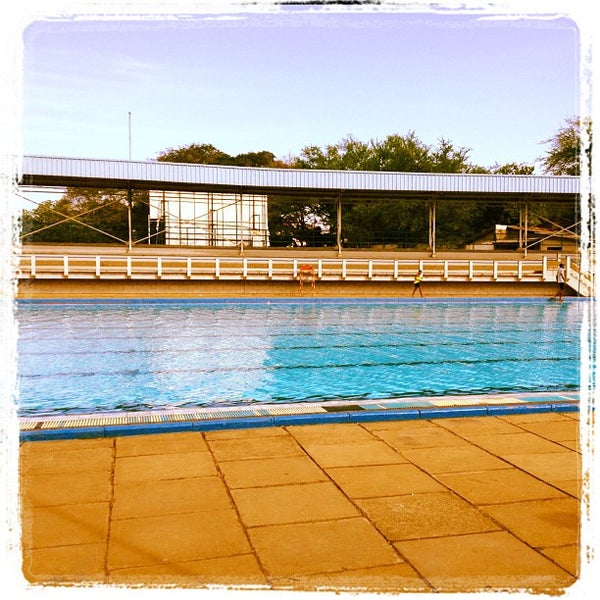 Ananda College Swimming Pool Complex - 2 tips