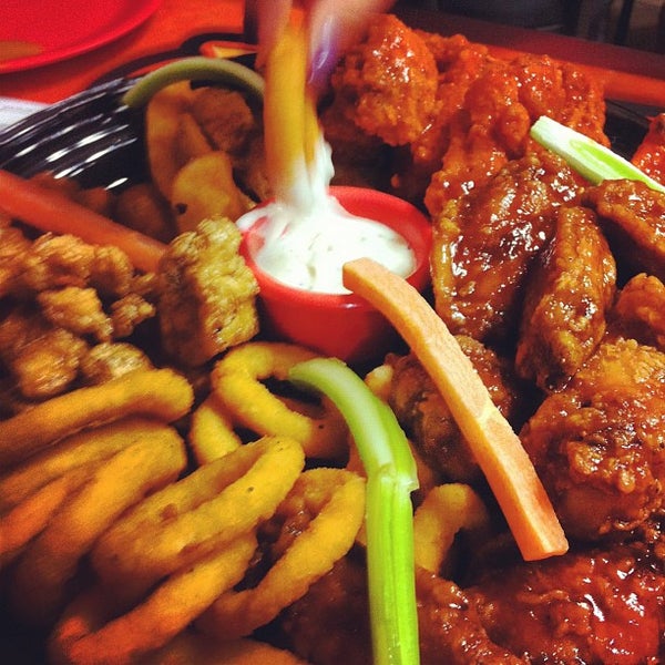 Buffalucas - Wings Joint