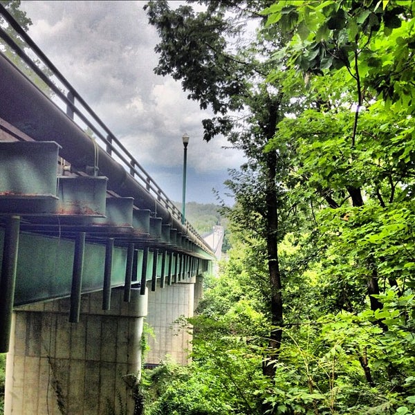 Boulevard Bridge (Nickel Bridge) - Westover Hills - 7 tips