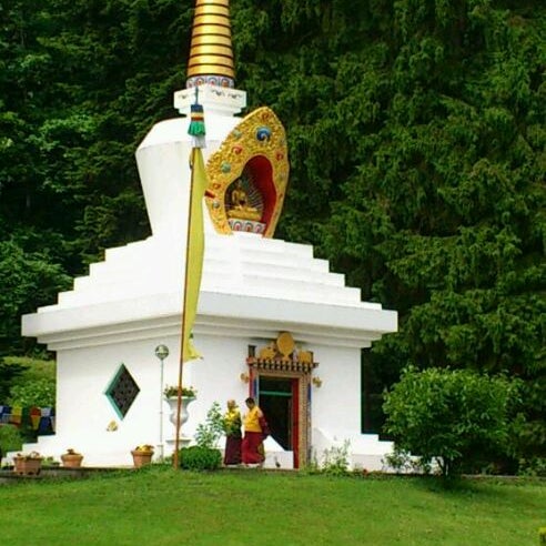 Yeunten Ling Tibetan Institute - Temple in Huy