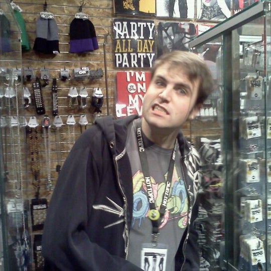 Hot Topic - 180 Millcreek Mall