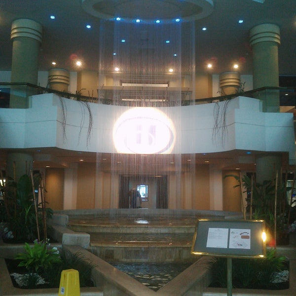 Hilton East Brunswick - Hotel in East Brunswick