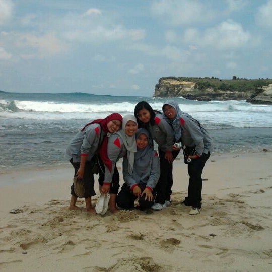 Sea view resto pacitan - Pantai Teleng Ria