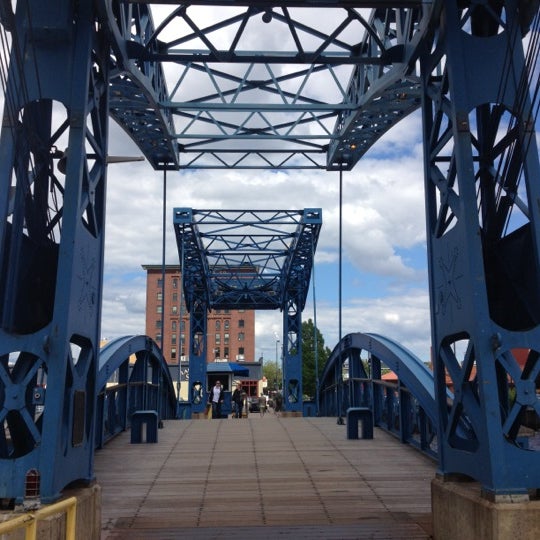 Minnesota Slip Drawbridge - Duluth, MN
