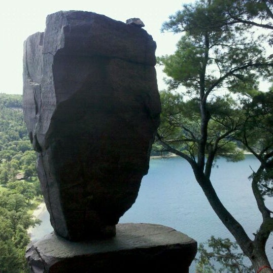 Balanced Rock - Trail in Baraboo