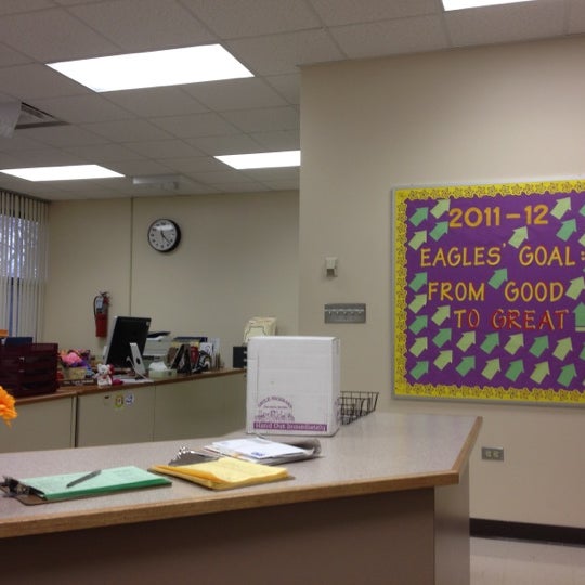 Photos at Carl A. Sward Elementary School - Elementary School in Oak Lawn