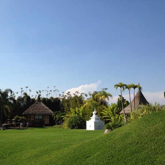 Rojo Azafran - Scenic Lookout in Alpuyeca