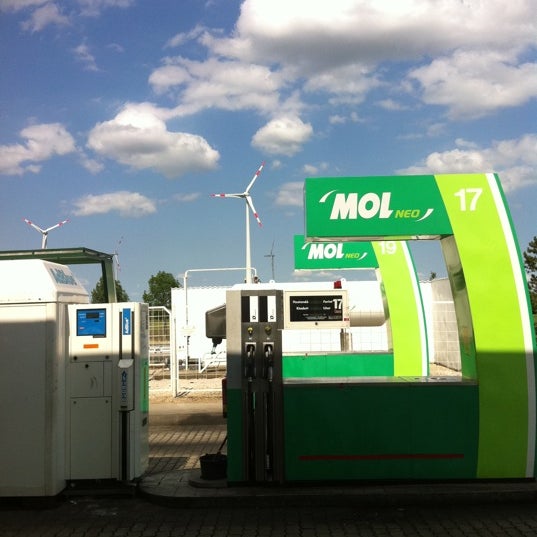 MOL - Gas Station in Mosonmagyaróvár