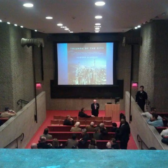Loria Center - College Academic Building in New Haven