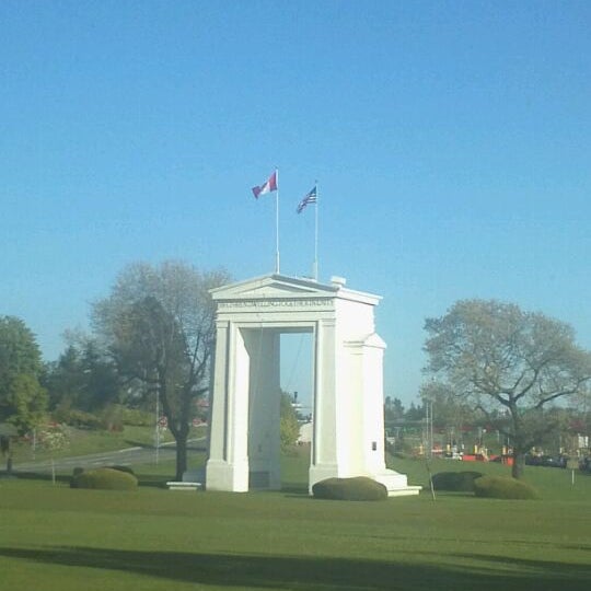 Photos at Peace Arch Border Crossing - Border Crossing